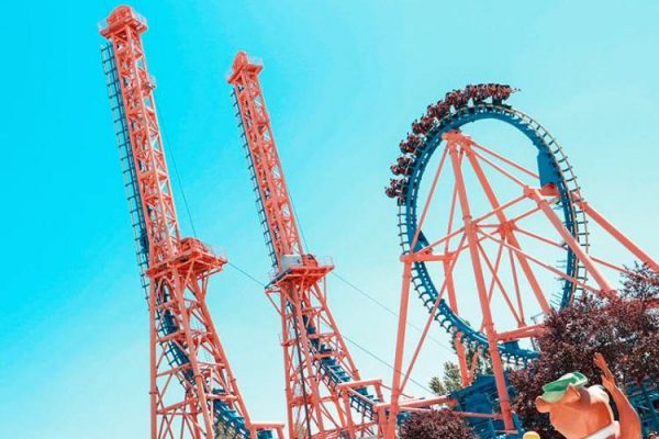 Stunt Fall Warner, la montaña rusa más intensa del parque | Estiber