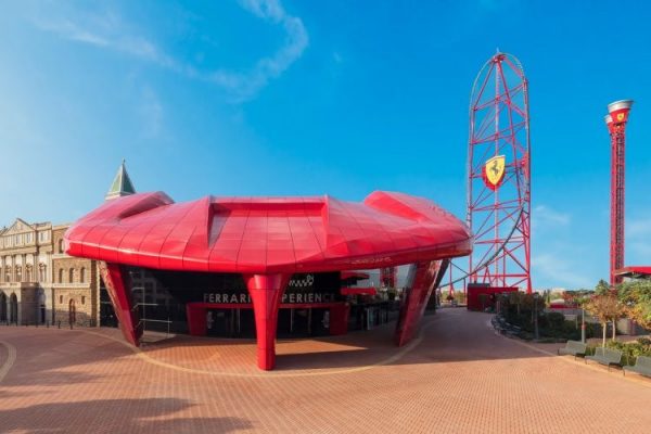 Flying Dreams Ferrari Land: volar a bordo de un coche | Estiber