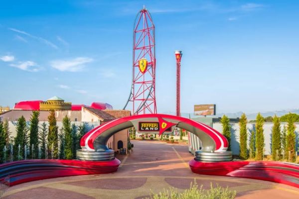 Thrill Towers: la torre de rebote de Ferrari Land | Estiber.com