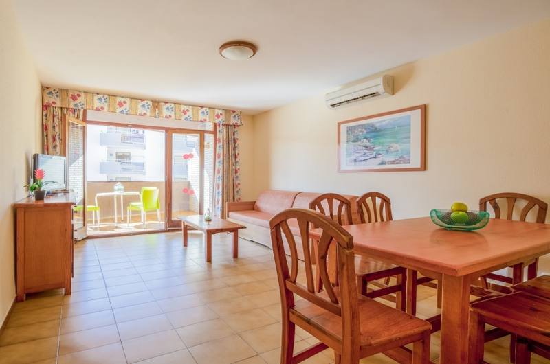 Apartamentos Edificio Azahar in Salou, Tarragona | Estiber